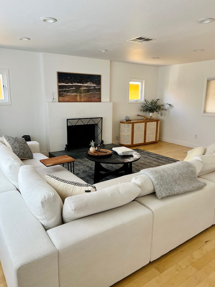 Sunny Bungalow With Huge Deck, Views & Fire Pit - Napa, CA