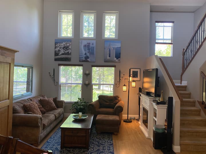 Temecula Townhome In Harveston Lake - Temecula, CA