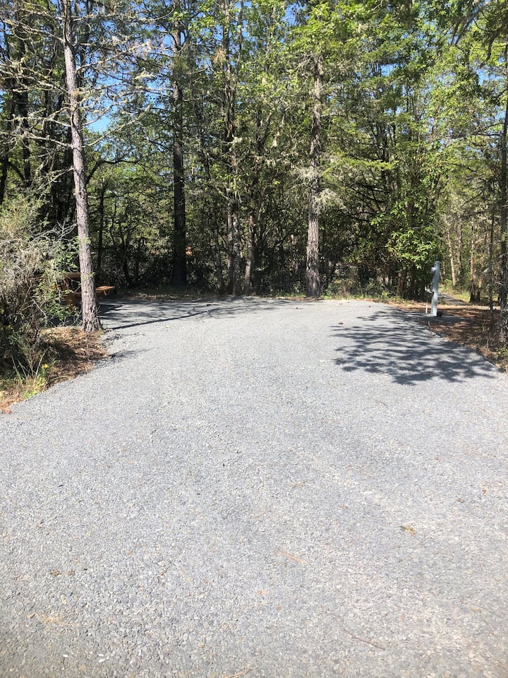 Full Hookup Rv Site #8 At Rock'n R Ranch & Resort - Cave Junction, OR