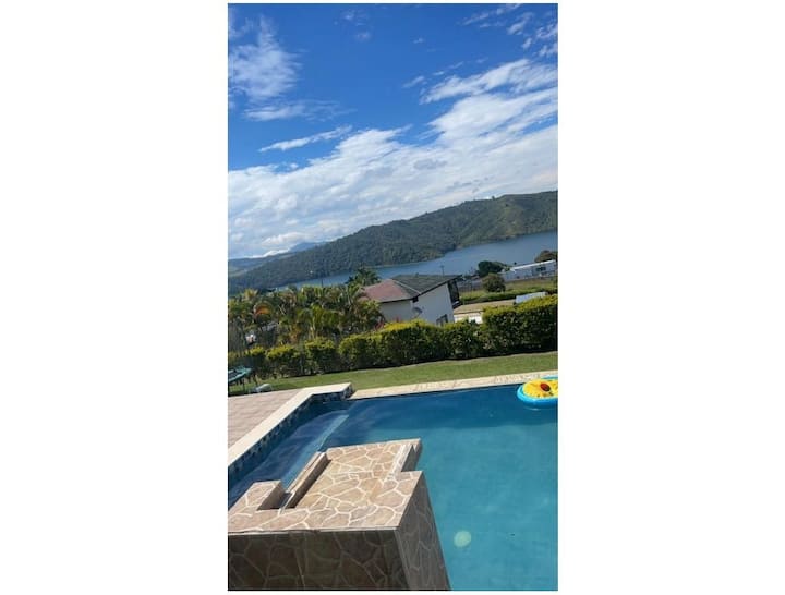 Hermosa Finca En Venta En Lago Calima - Cali