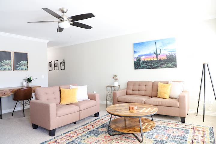 Biltmore Condo | Golf, Shop, Dine & Pool - Phoenix, AZ