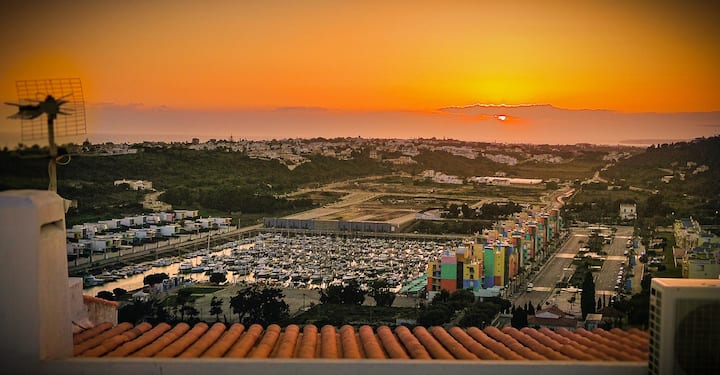 Huge 3 Bedroom Condo, Amazing Views & Pool Access - Albufeira