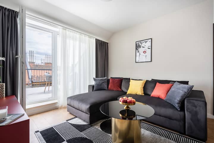 Modern Luxury 2br | Private Balcony | Central Bdp - Budapest