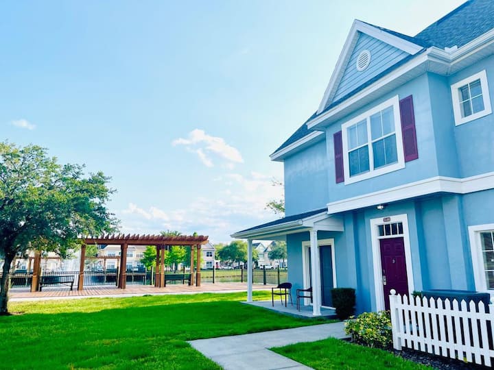 Center Lakeview 4br/3 Bath Newly Renovated - Kissimmee