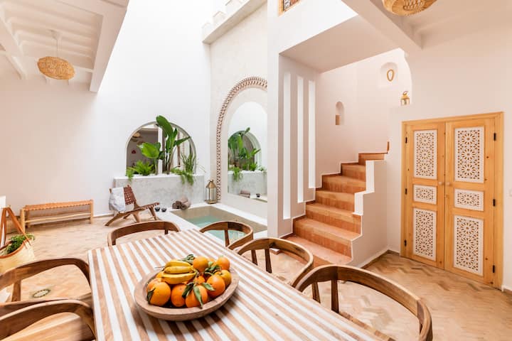 Charmant Riad Proche Médina Avec Vue Panoramique! - Marakeş