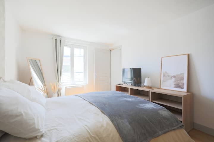 Very Cozy Flat, Fantastic Location, For 2 - Paris