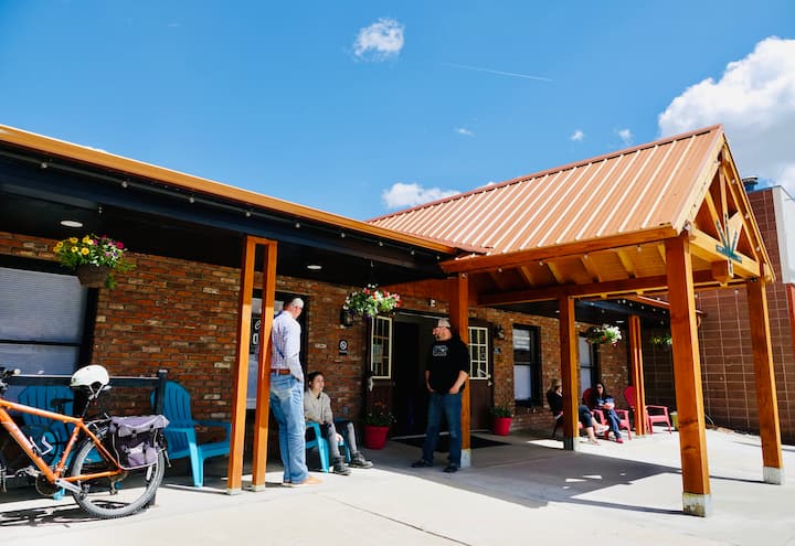 Value Priced Private Room/2 Bunks (Sleeps 1-4) - Anaconda, MT