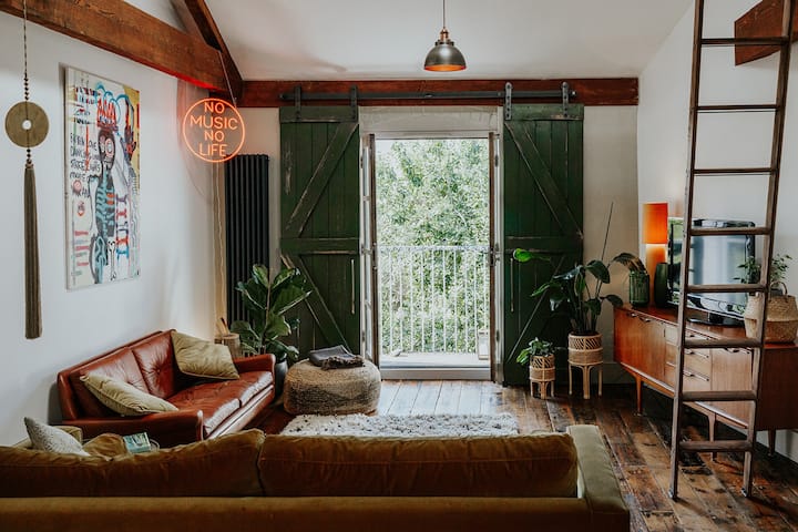 Basement Vibes Kingsize En-suite & Parking - Bristol