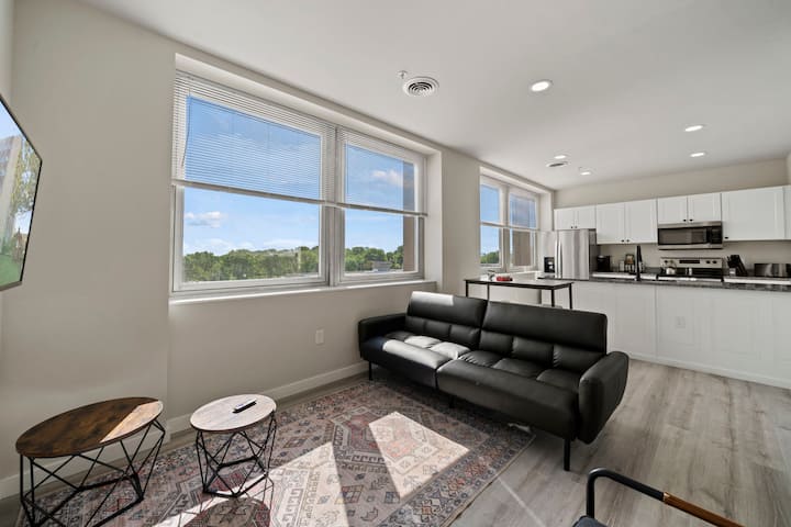 Charming 2 Bed 2 Bath With Free Parking.apt 42 - Richmond, VA