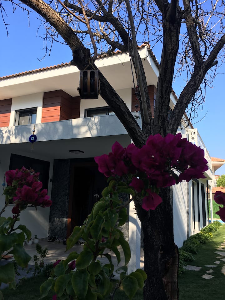 Sevdiklerinizle Beraber Lüx Ve Huzurlu Bir Tatil. - Çeşme