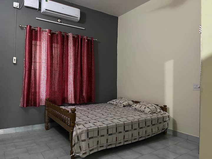 A Comfortable Homely Residence For Visiting Kerala - Thrissur