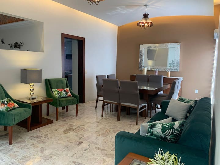 Casa Junípero, La Normal, Cucsh, Paseo Alcalde. - Guadalajara, México