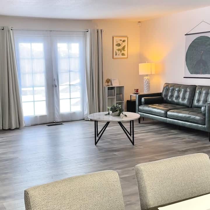 Newly Renovated Home Near Legends & Sparks Marina - Sparks, NV