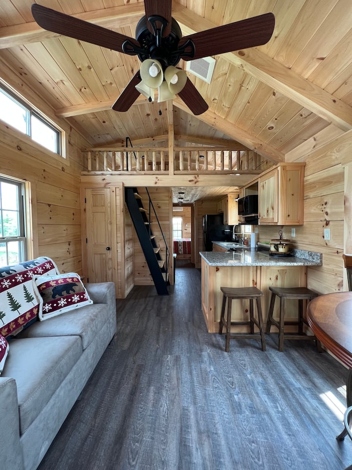 Cozy Bear Haven: Tiny Cabin, Incredible View! - Boone, NC