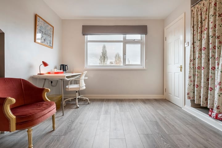 Spacious Private Ensuite Room In Bournville - Birmingham