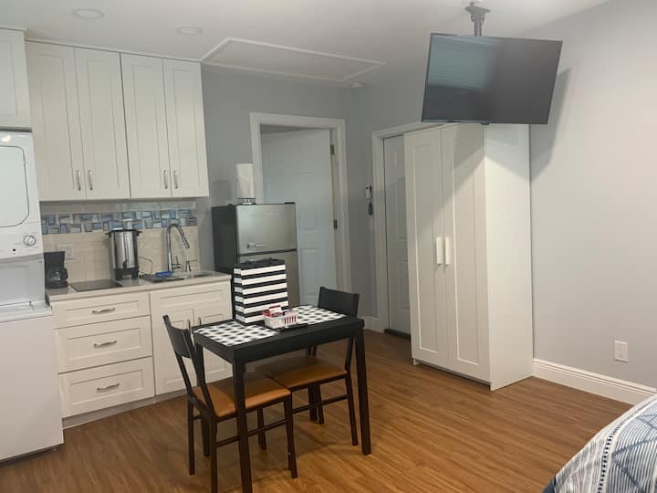 Welcome To Our Charming Guest Suite - Jacksonville, FL