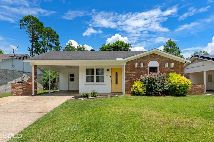 Cozy, Short/ Long Term Near Lsu, Bafb, Arena - Louisiana Downs