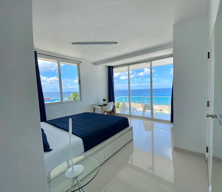 Minimal Apartment W/ Ocean View + Wifi (3rd Floor) - Havana