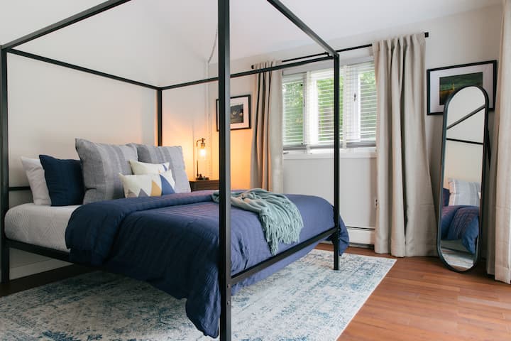 The Westerdale | Woodstock Retreat | Pet Friendly - Woodstock, VT