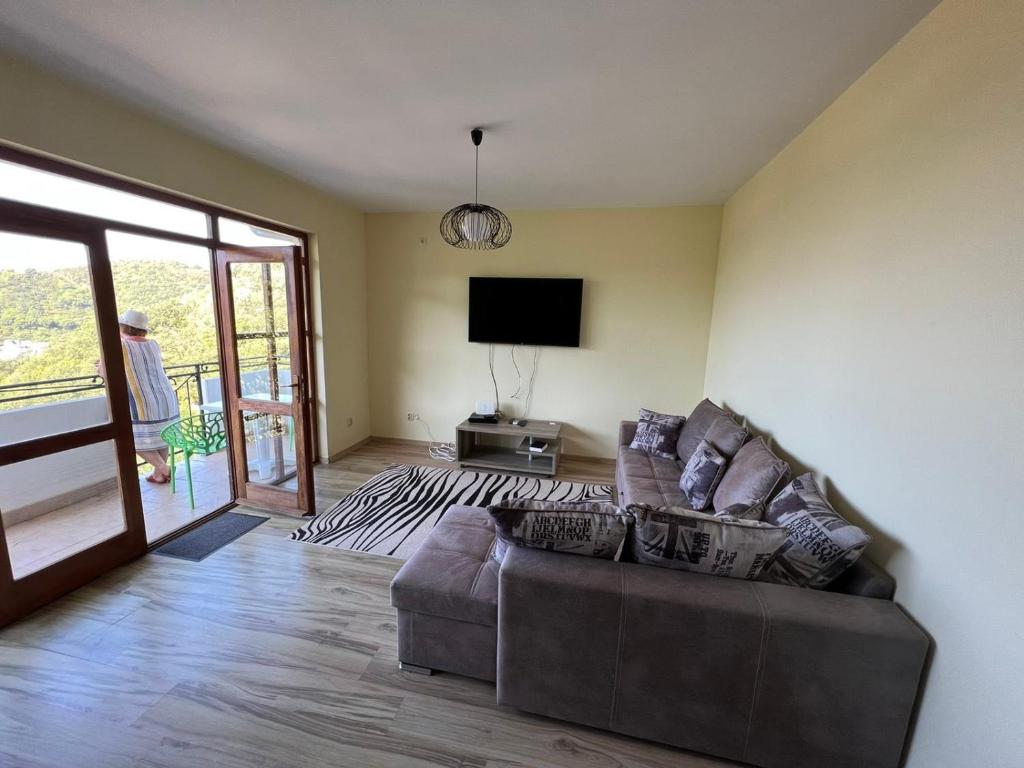 Superbe maison avec vue sur l'Adriatique - Maisons à louer à Zelenika ...