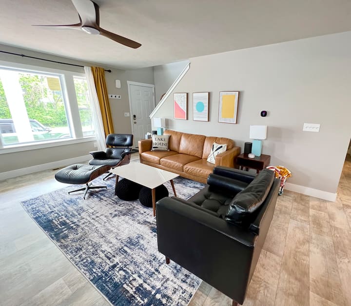 Modern Koi Getaway: 3br Near Lake Michigan Beaches - South Haven, MI