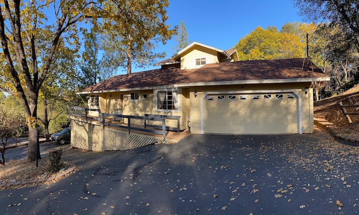 A Serene Getaway W/wifi, Central Ac, Deck & Woods - Sonora, CA