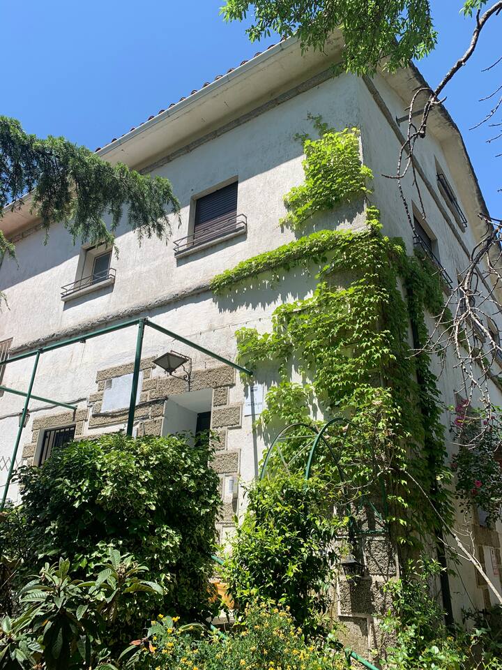 Villa Reformada Con Gran Jardín,a 200 M Tren. - Torrelodones