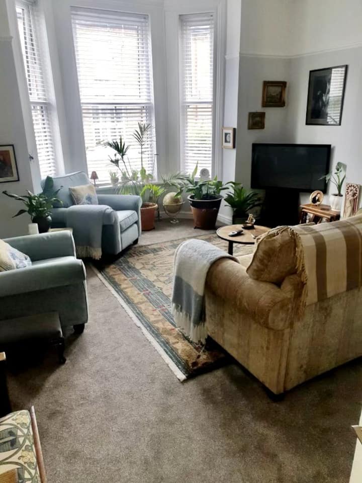 Spacious Double Room In Victorian Flat Conversion - Birkenhead