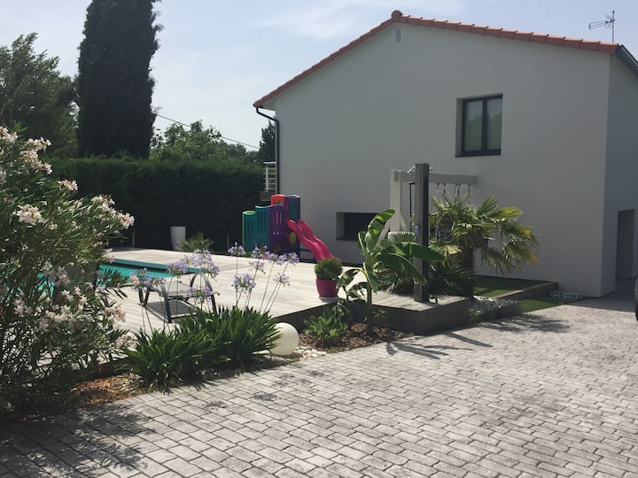 Villa Avec Piscine - L'Isle-Jourdain