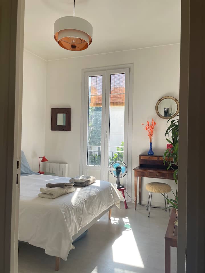Sunny Room In A Well Located Flat With A Cat - Niza