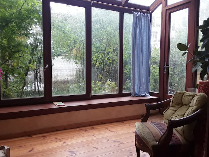 Appartement Zen Avec Petite Terrasse Sur Jardin - Uccle