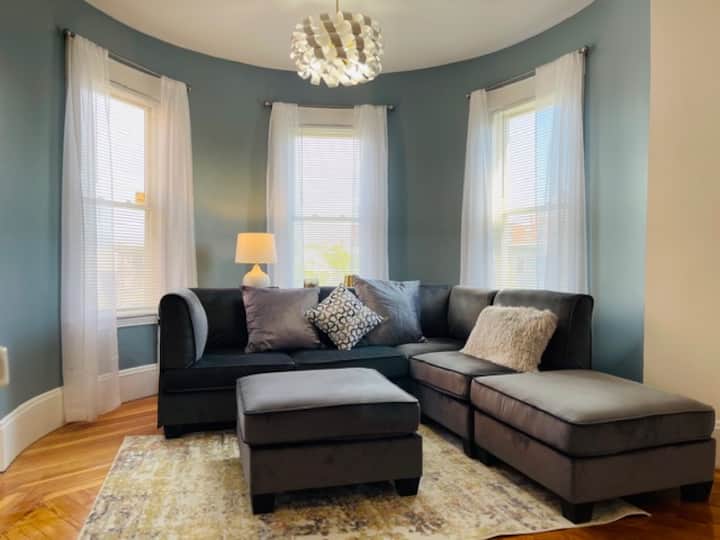 1 Bed/kitchen, 7 Minutes To T - Boston, MA