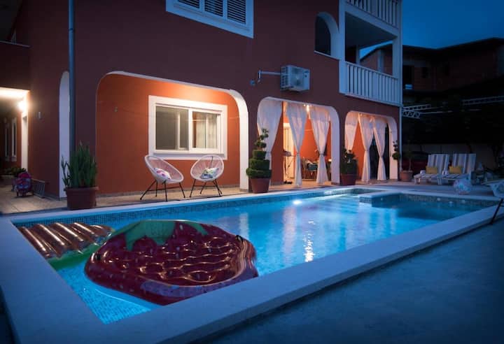 Vila J&j-beach Apartment With Pool - Podstrana