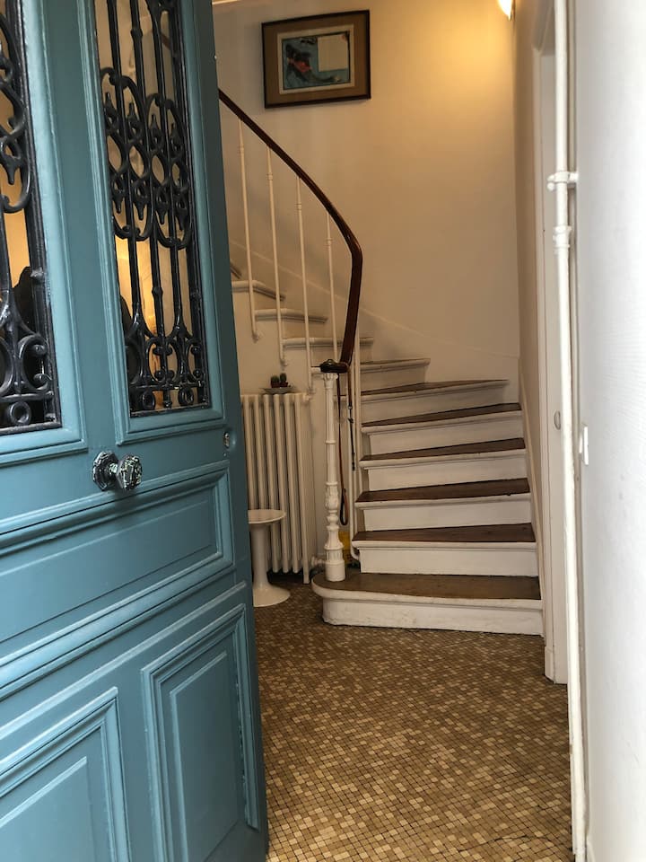 Rare !  Une Maison Dans Paris Près Du Bois - Paris