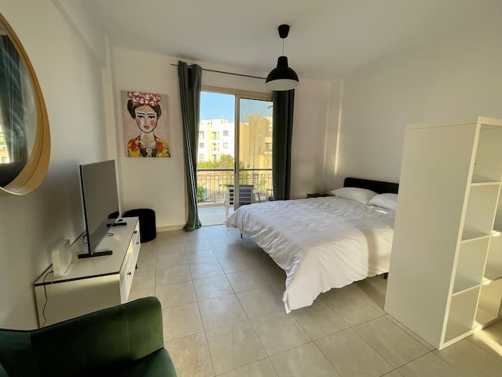 Studio For Two With Pool Near The Beach - Paphos