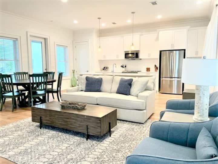 2 King Bedrooms,  Hot Tub, Steps To The Beach - Gulf Shores, AL