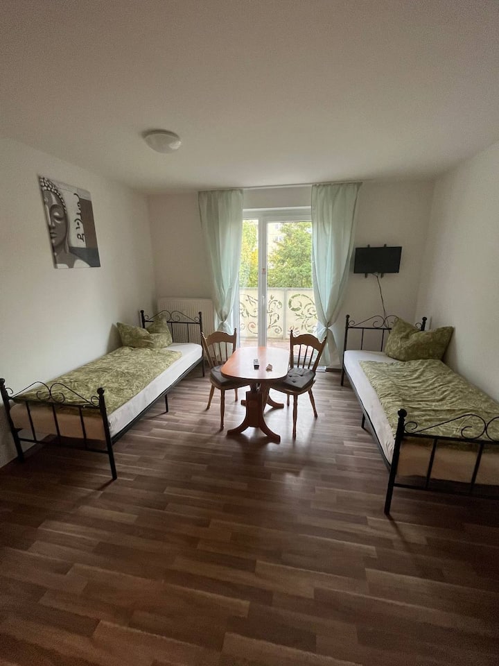 Helle Wohnung In Chemnitz Für Handwerker - Chemnitz