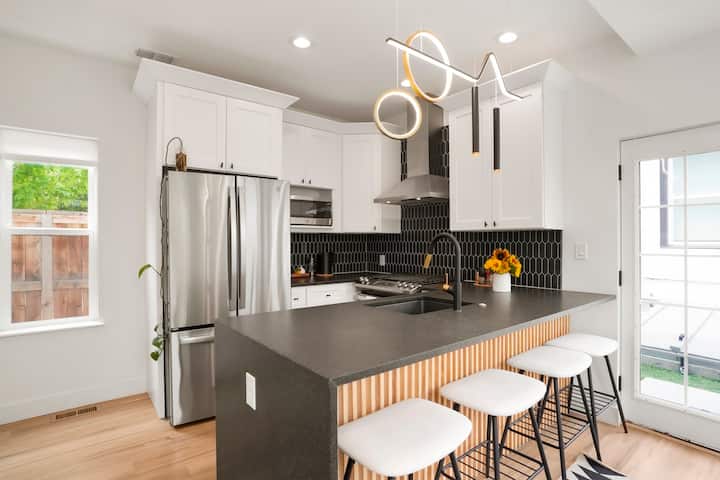 Entire Modern Home In Five Points - Denver, CO