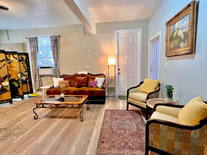 Central, Two Bedroom Guesthouse - Naples