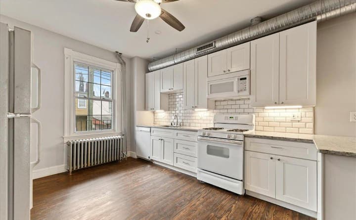 Cozy Stay In The Heart Of Canton Near John Hopkins - Baltimore, MD