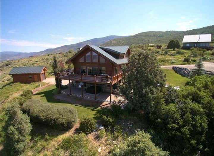 Modern Mountain Log Cabin. 4 Bedroom 3 Full Bath. - Kamas, UT