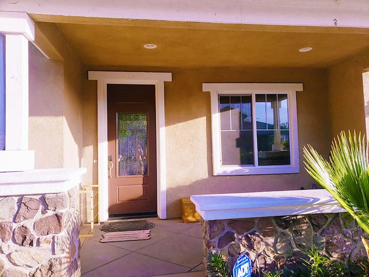 Private Entrance Apartment Next To Malls & Markets - Rancho Cucamonga, CA