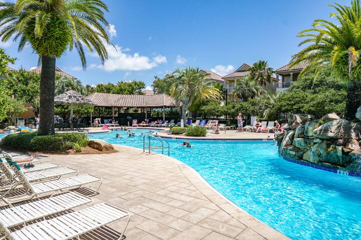 KonoVilla * Dog friendly * Best Lagoon Pool in Destin