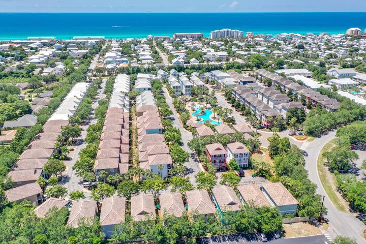 KonoVilla * Dog friendly * Best Lagoon Pool in Destin