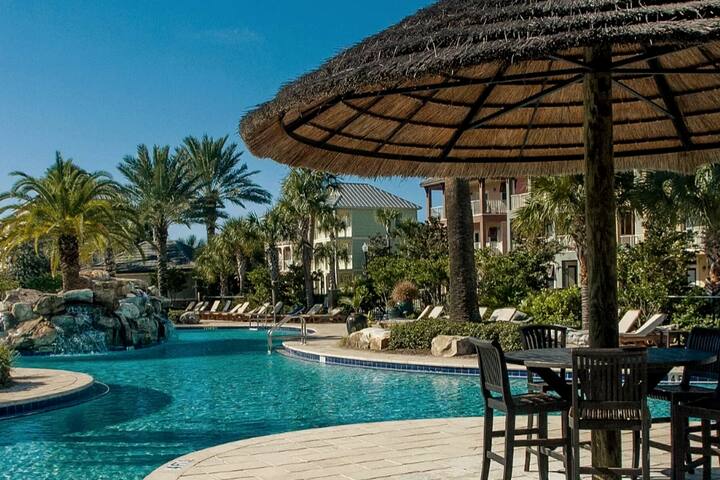 KonoVilla * Dog friendly * Best Lagoon Pool in Destin