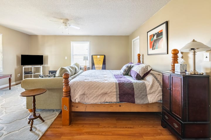 Master Suite With Private Entrance In Nashville - Nashville, TN