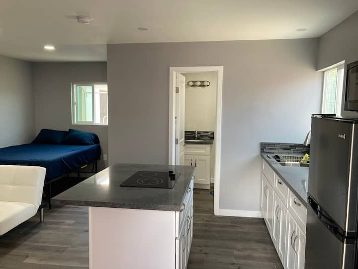 Brand New Guesthouse With Jacuzzi - San Diego, CA