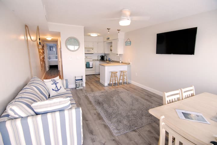 Beautiful Light & Airy Bay View 1 Bedroom Condo - Ocean City, MD