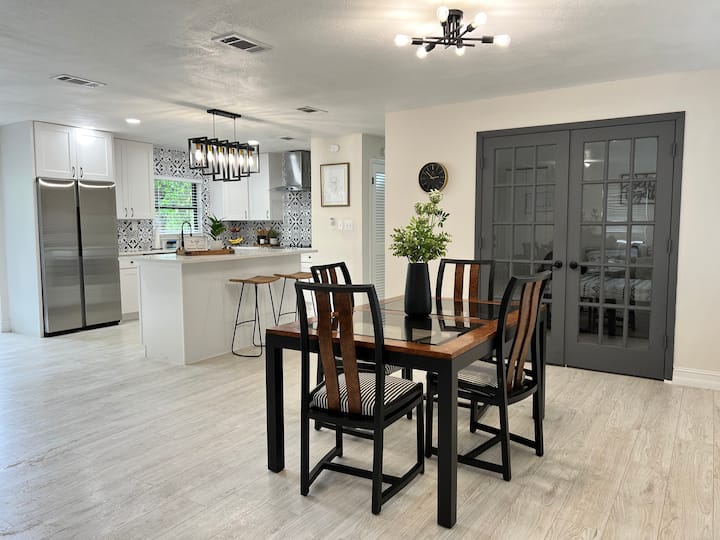 Peaceful 3 Bedroom Lake Home 2min From Universal. - Orlando