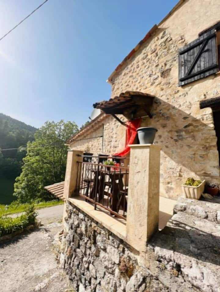 Maison De Campagne Dans Village Provençale. - Annot